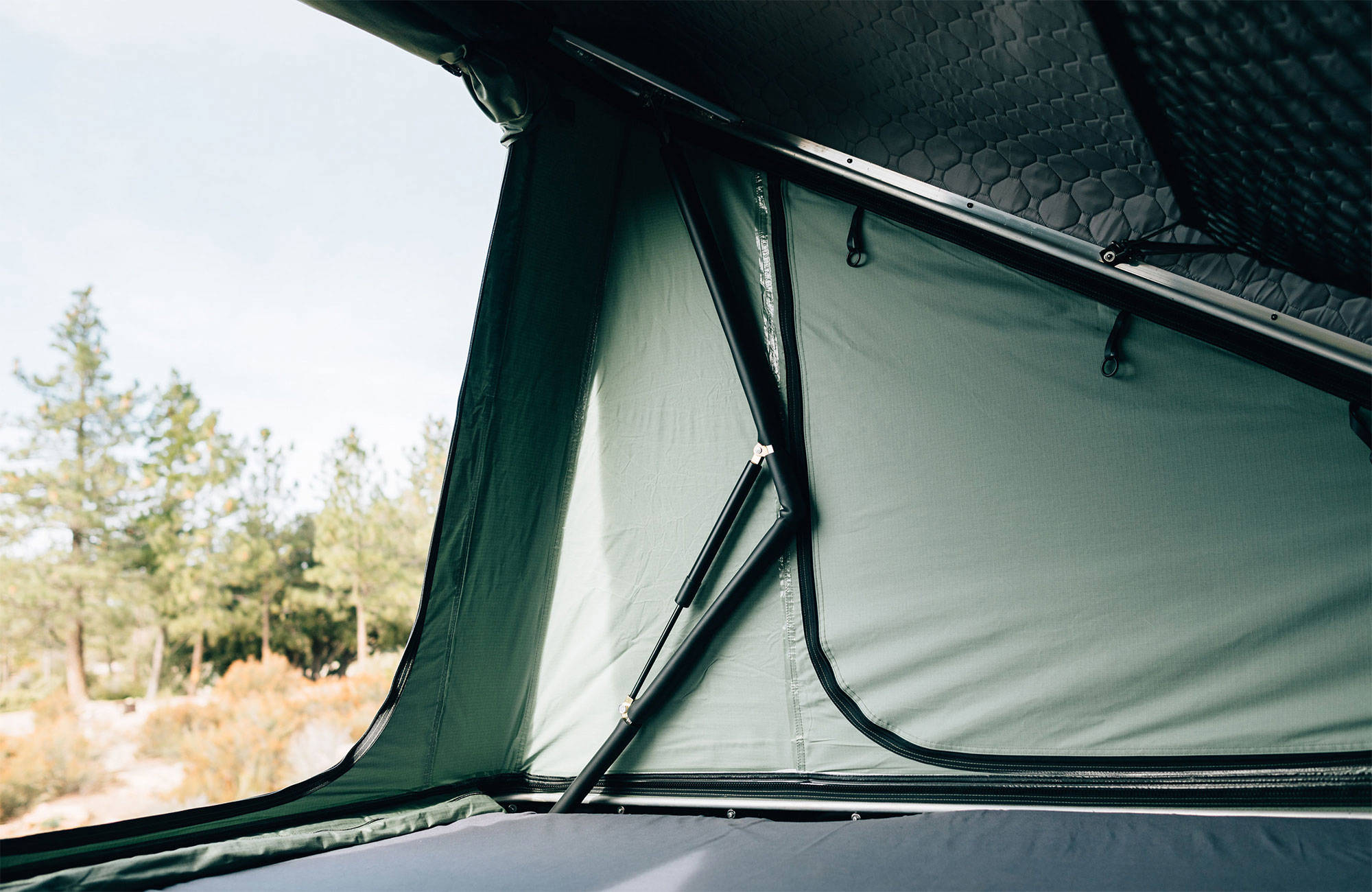 Rent the Jeep 4x4 Camper with pop-up tent in USA | KILROY